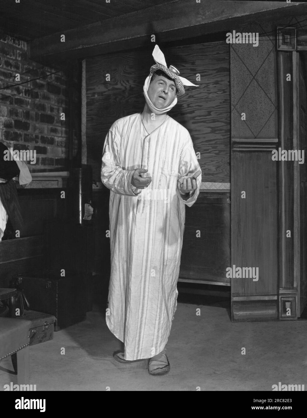 Los Angeles, California: 1951 Actor Eddie Bracken in pain in the ... Los Angeles, California: 1951 Actor Eddie Bracken in pain in the ...