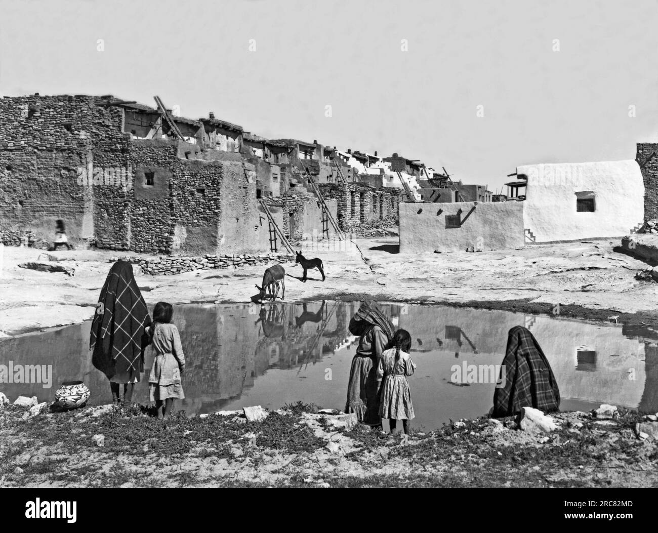 Acoma pueblo native americans hi-res stock photography and images - Alamy