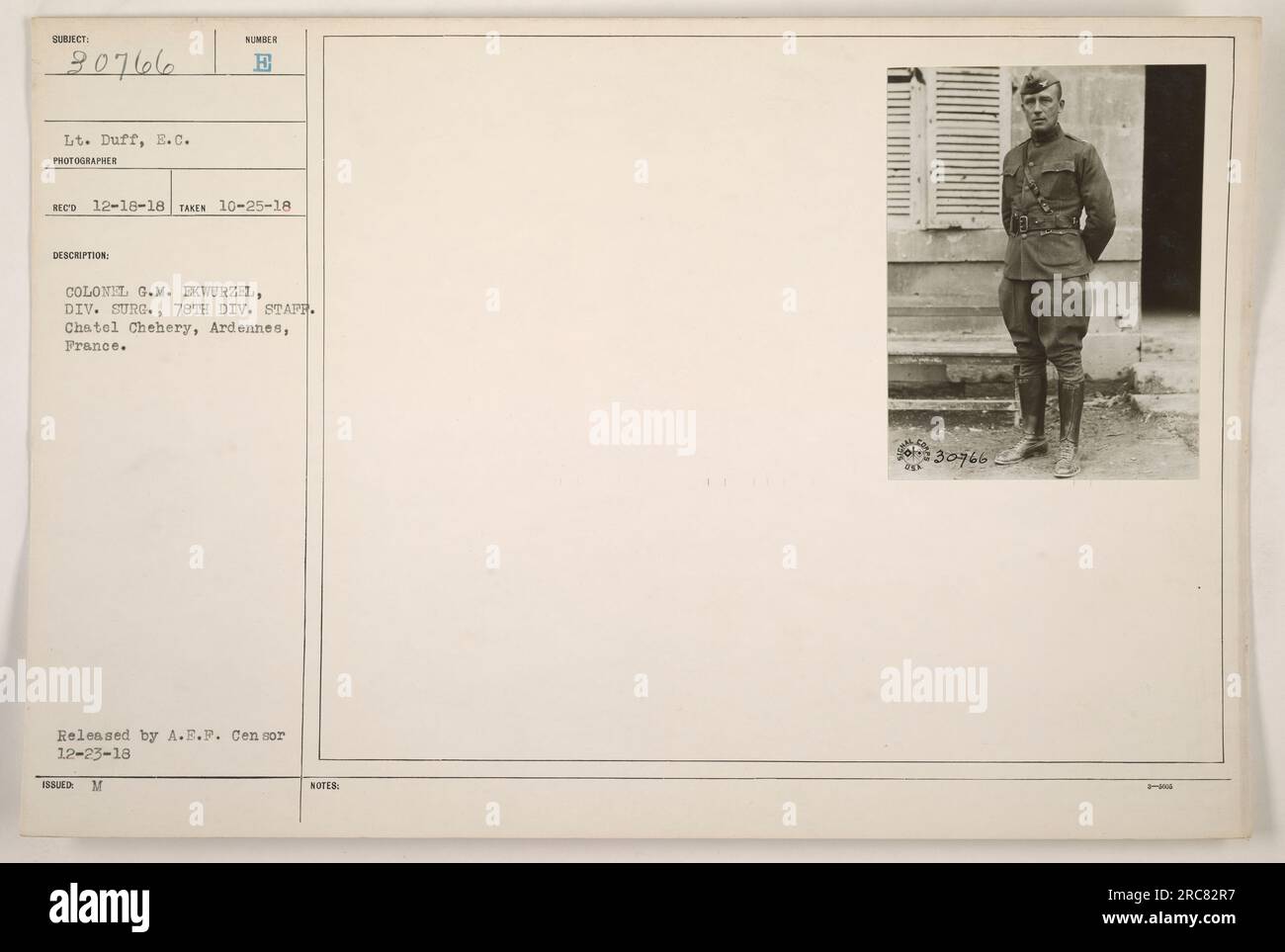 Caption: Lieutenant Duff, E.C., photographer from the American military ...