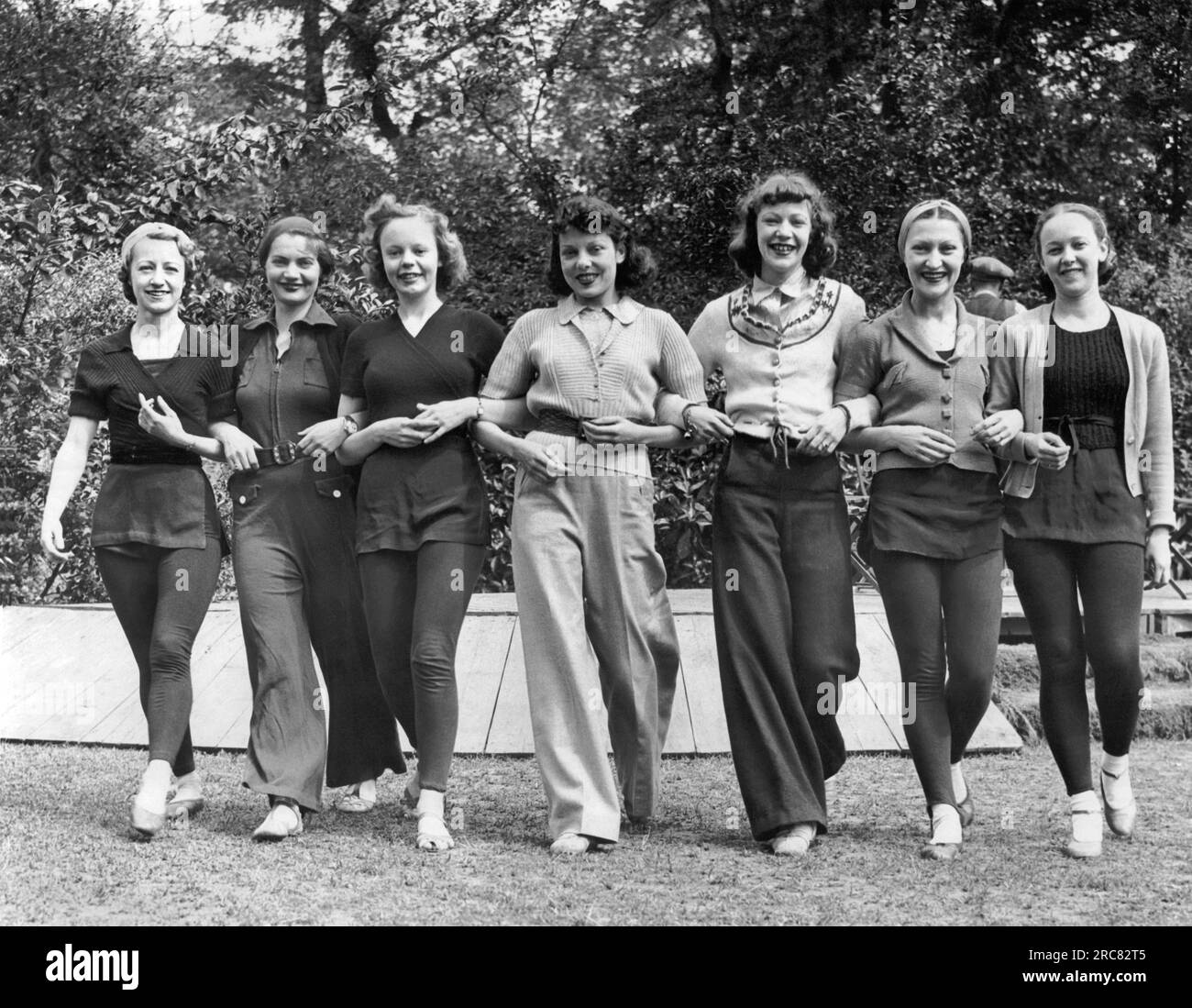 London, England: May 26, 1938 Ballet dancers who are taking part in the ...