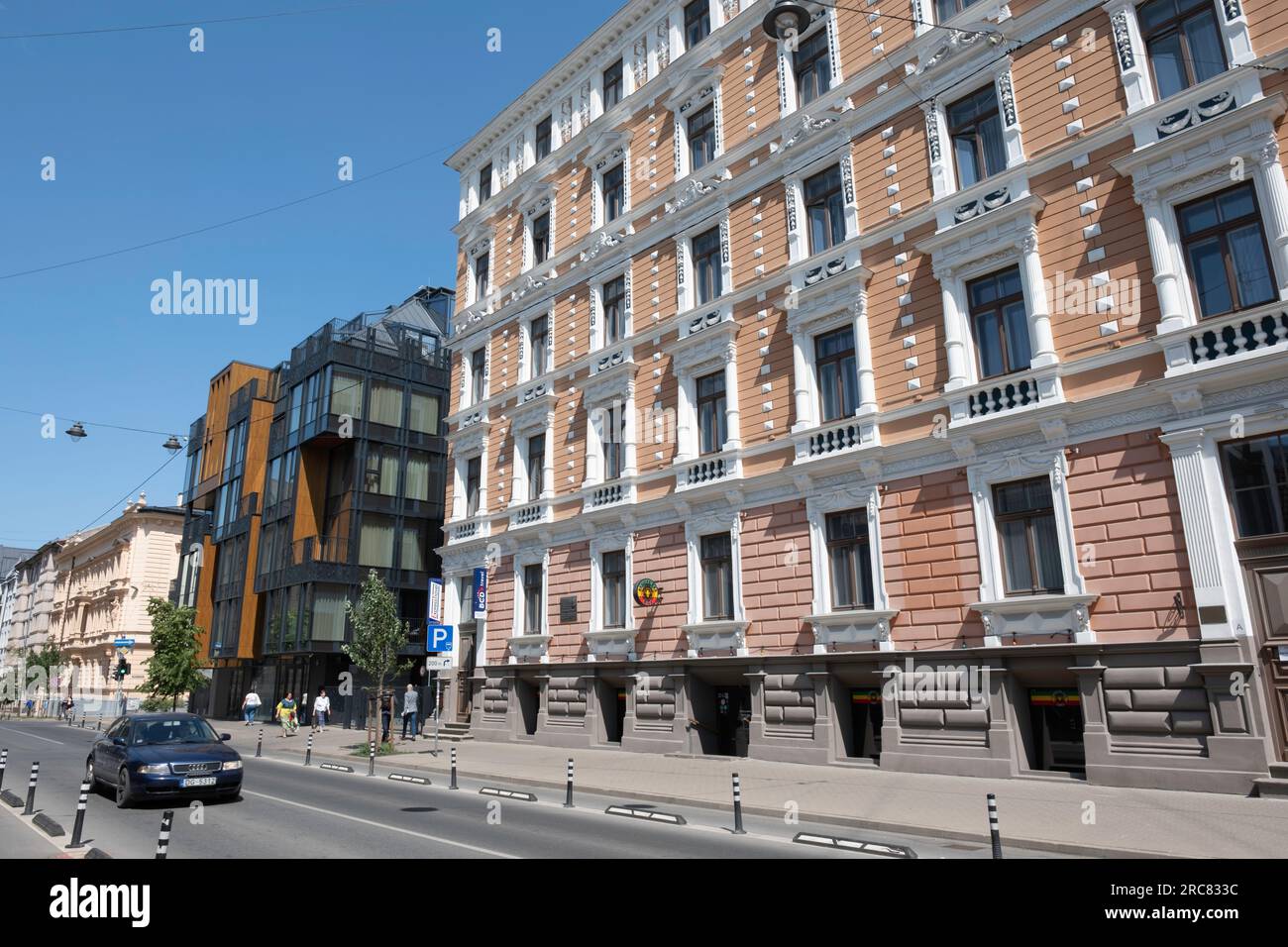 Six storey building hi-res stock photography and images - Alamy