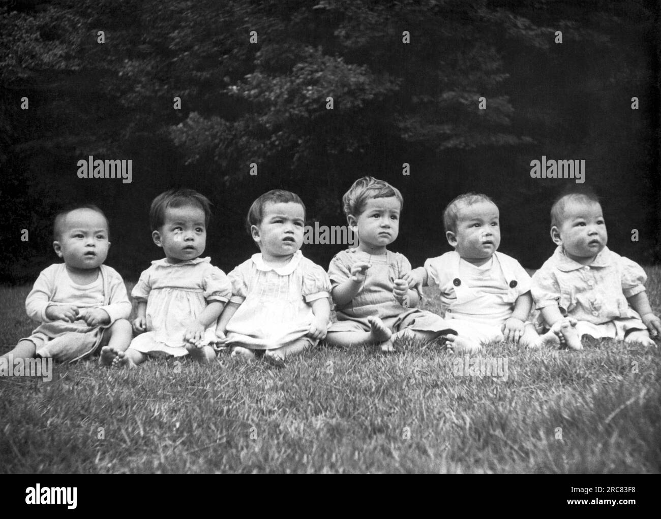 Orphanage children 1950s hi-res stock photography and images - Alamy