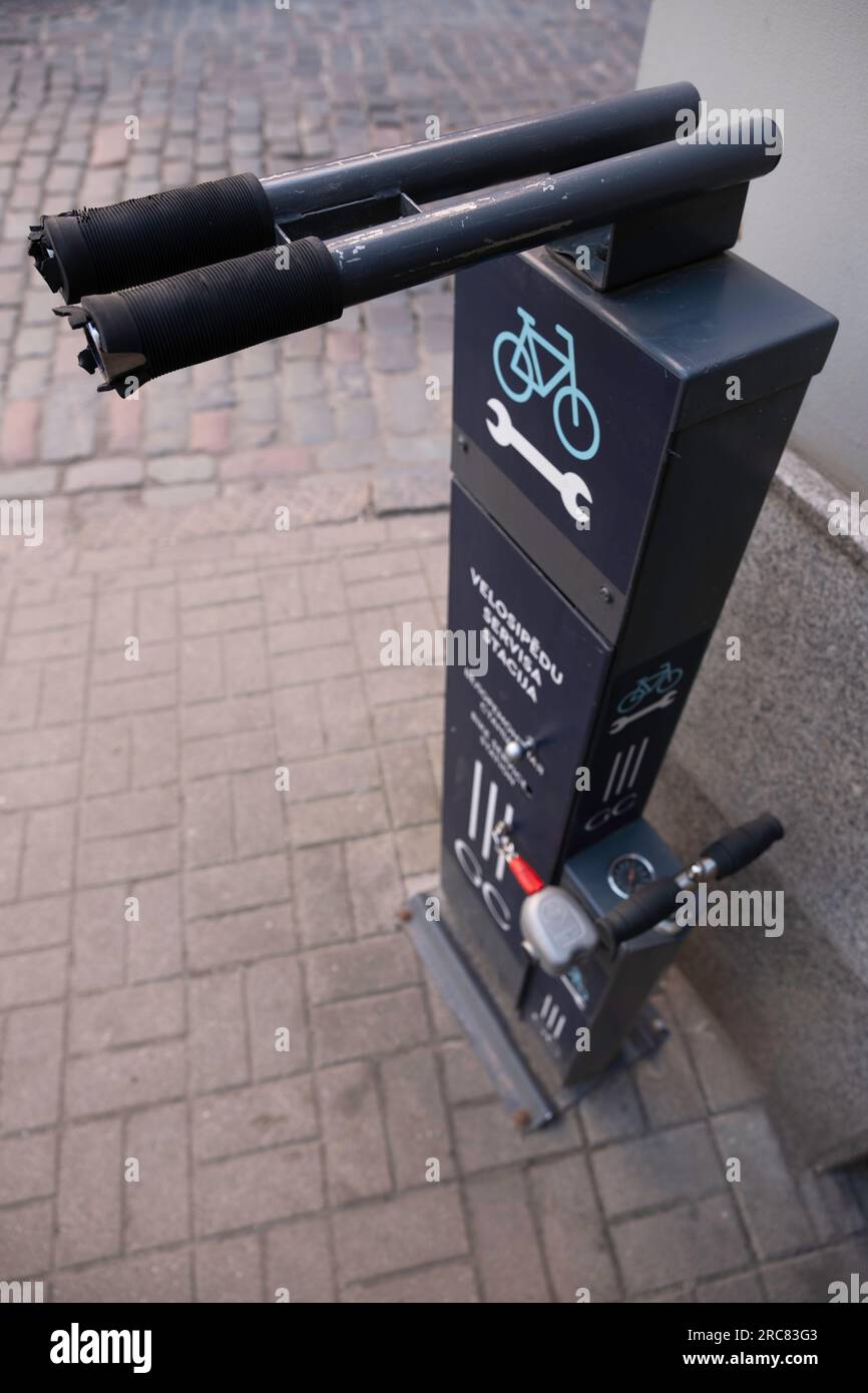 Bike repair station sign hi-res stock photography and images - Alamy