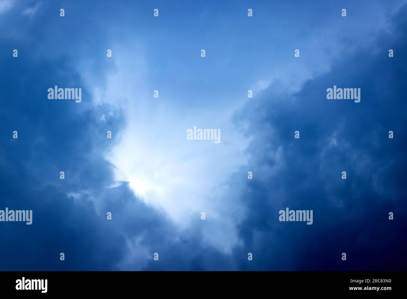 Sunbeam ray light through cloud hi-res stock photography and images - Alamy