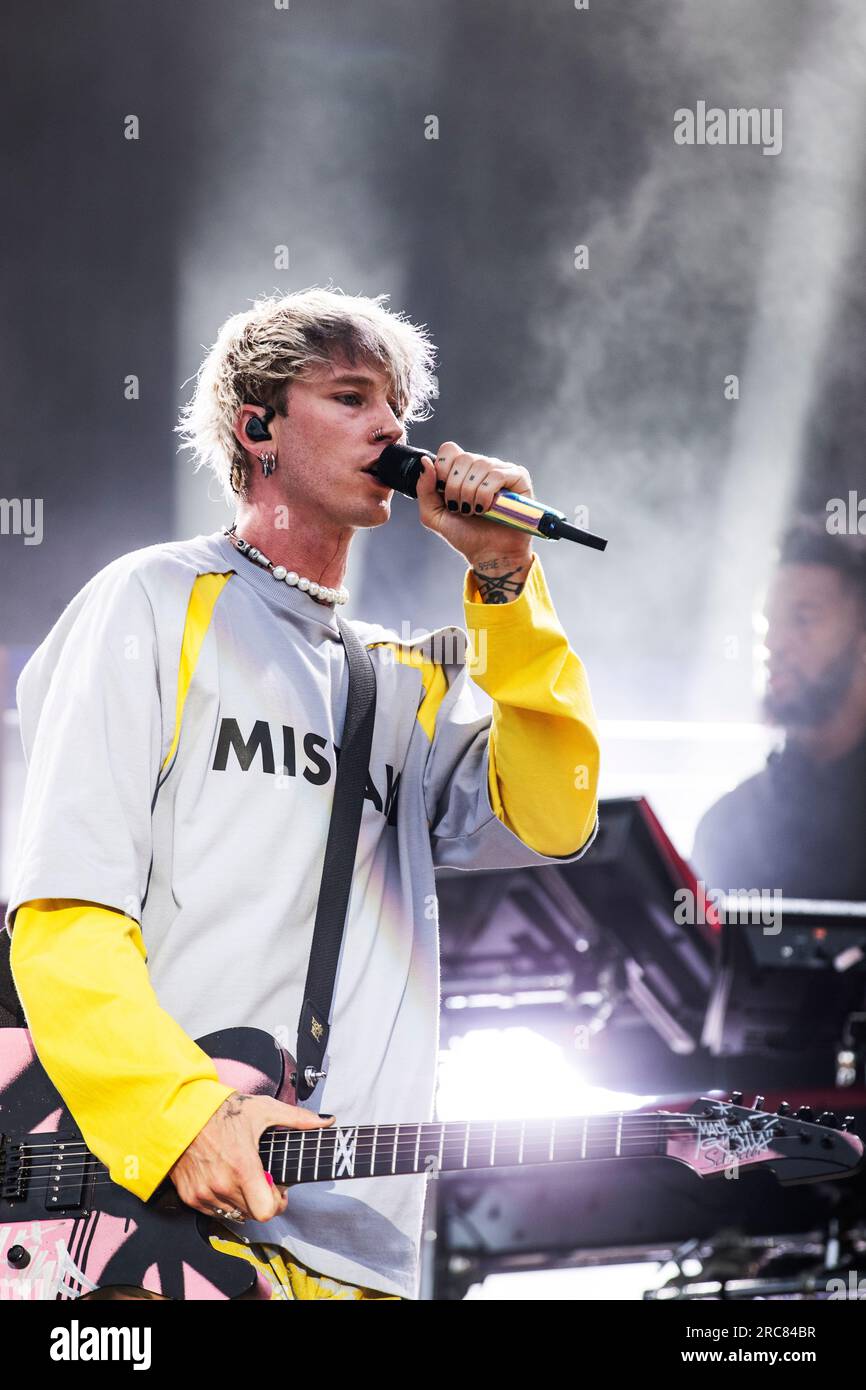 2023 photo of machine gun kelly hi-res stock photography and images - Alamy