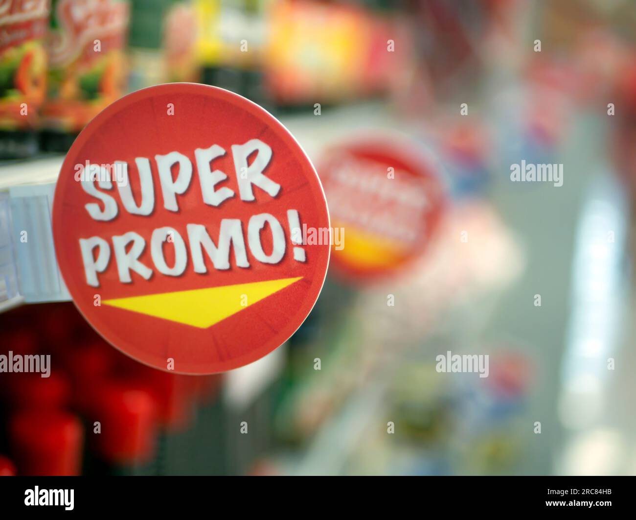 Supermarket reduction label hi-res stock photography and images - Alamy