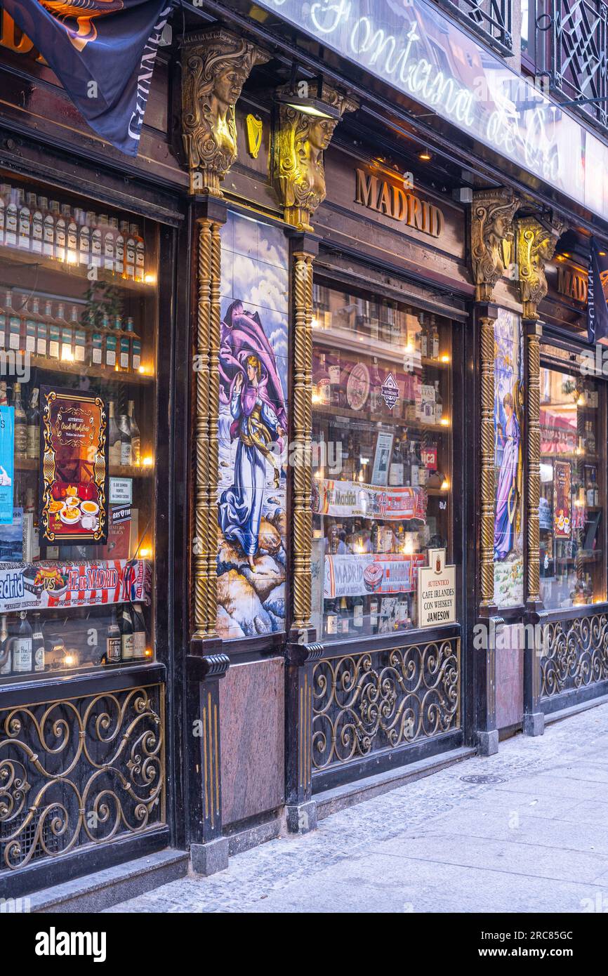 Spanish cafe bar display in old city centre Stock Photo - Alamy