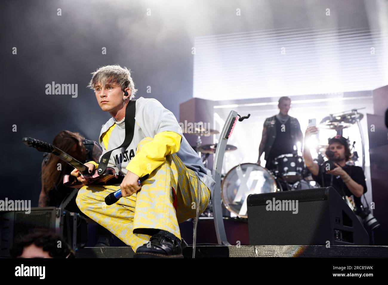 2023 photo of machine gun kelly hi-res stock photography and images - Alamy