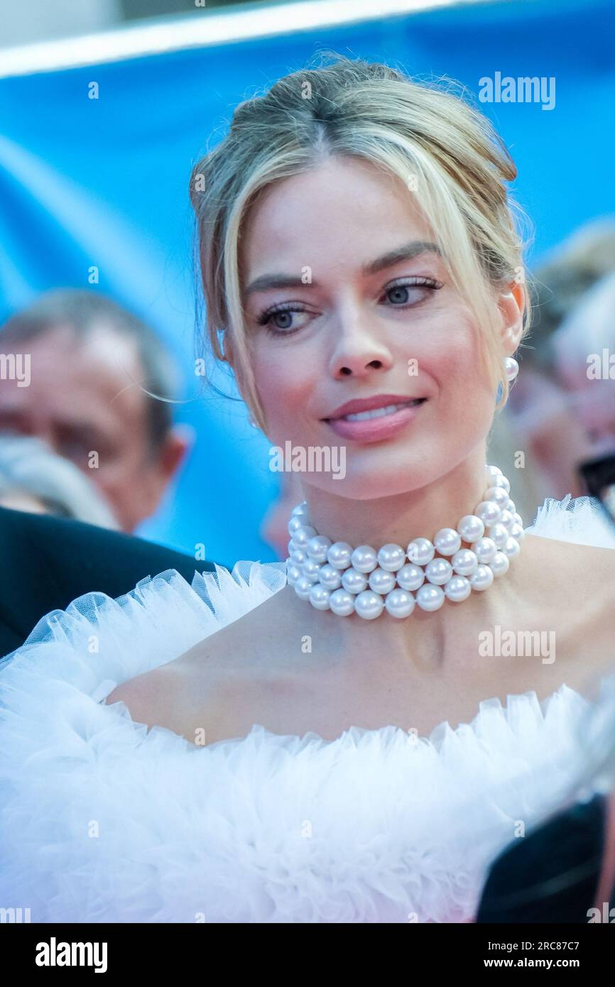 Margot robbie barbie london hi-res stock photography and images - Alamy