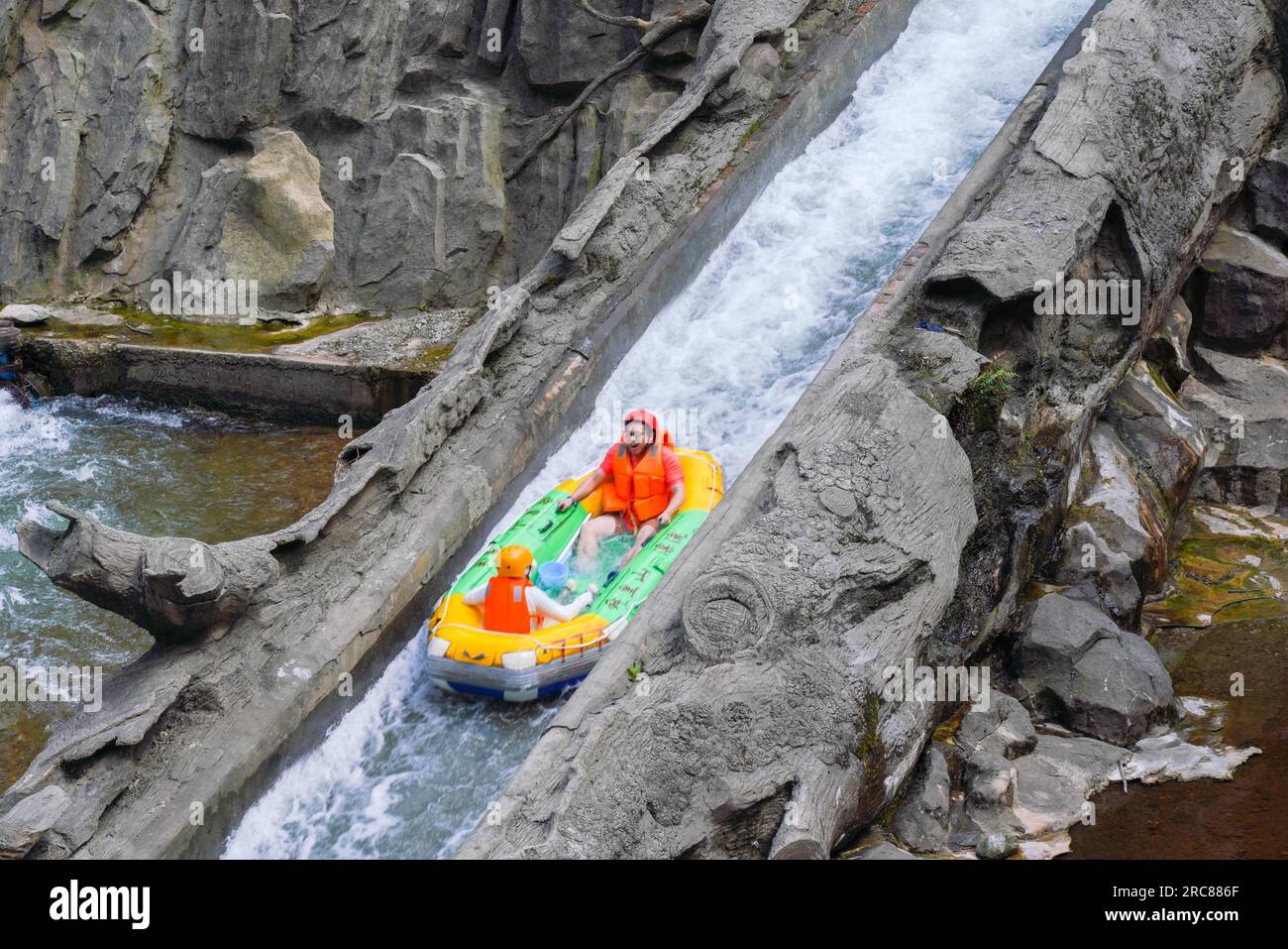 Tourists experience rafting at Shunhuangshan National Forest Park in ...