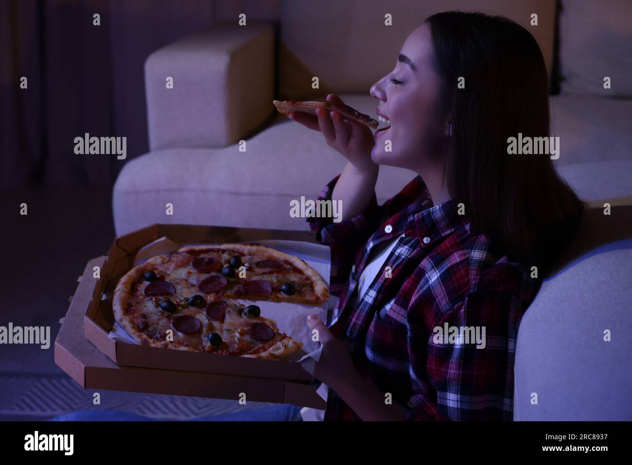Alone woman pizza night hi-res stock photography and images - Alamy