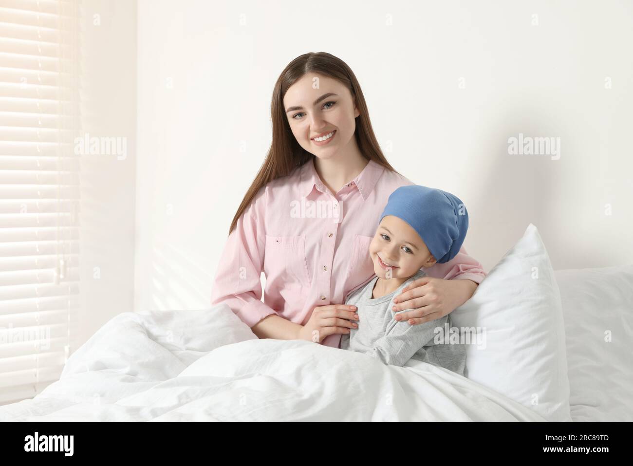 Cancer child mother hi-res stock photography and images - Alamy