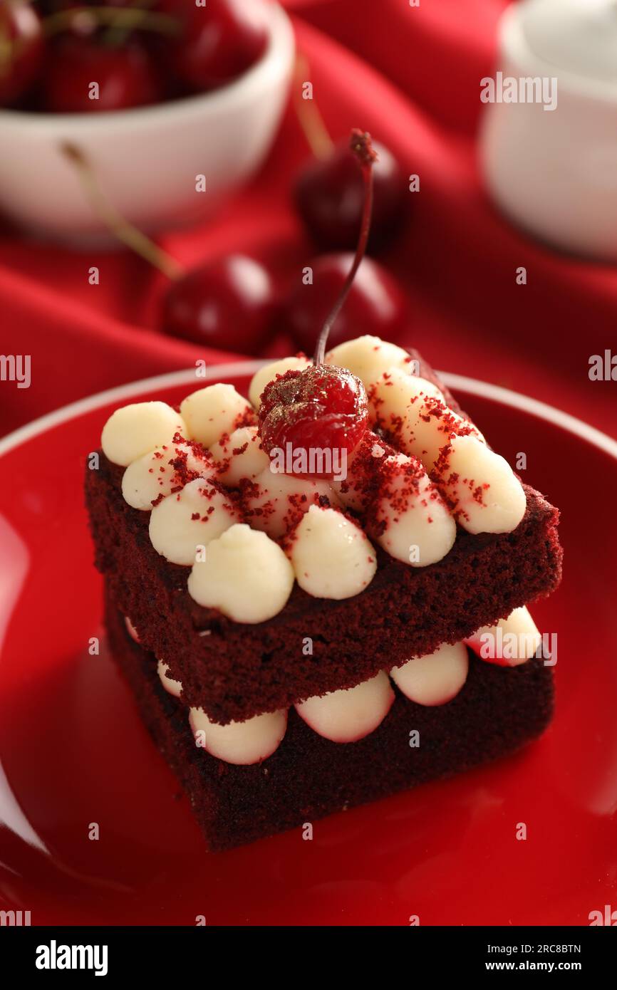 Closeup slice red velvet hi-res stock photography and images - Alamy