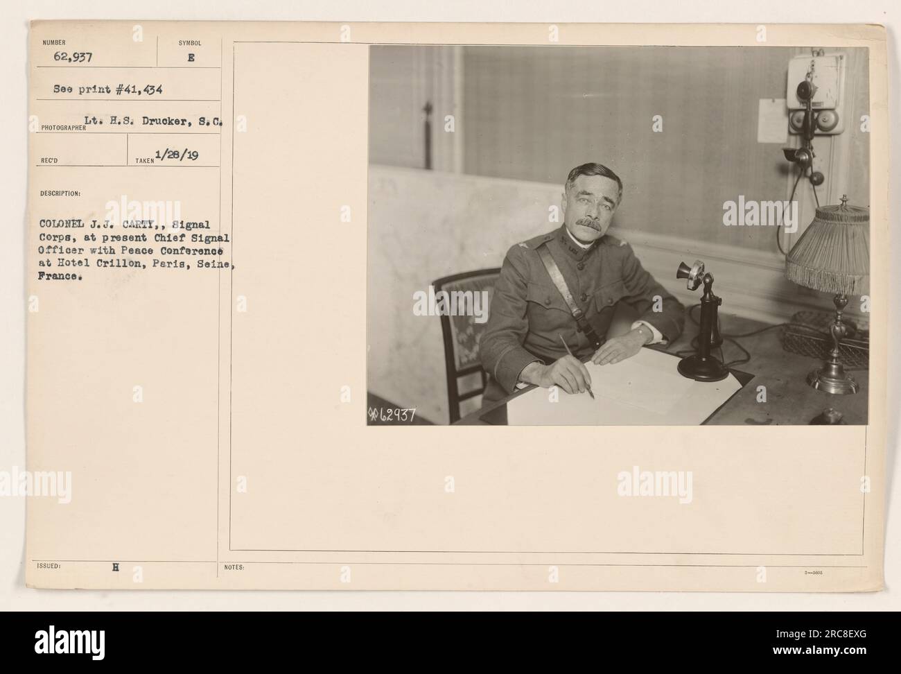 Signal corps h symbol documentation hi-res stock photography and images ...