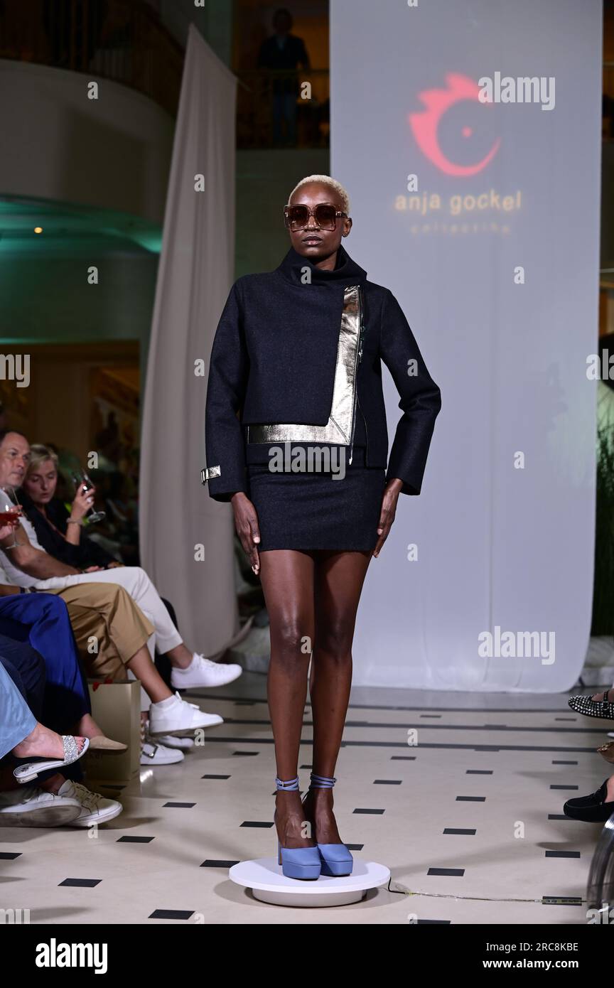Models bei der Anja Gockel Fashion Show 'Air' auf der Berlin Fashion ...