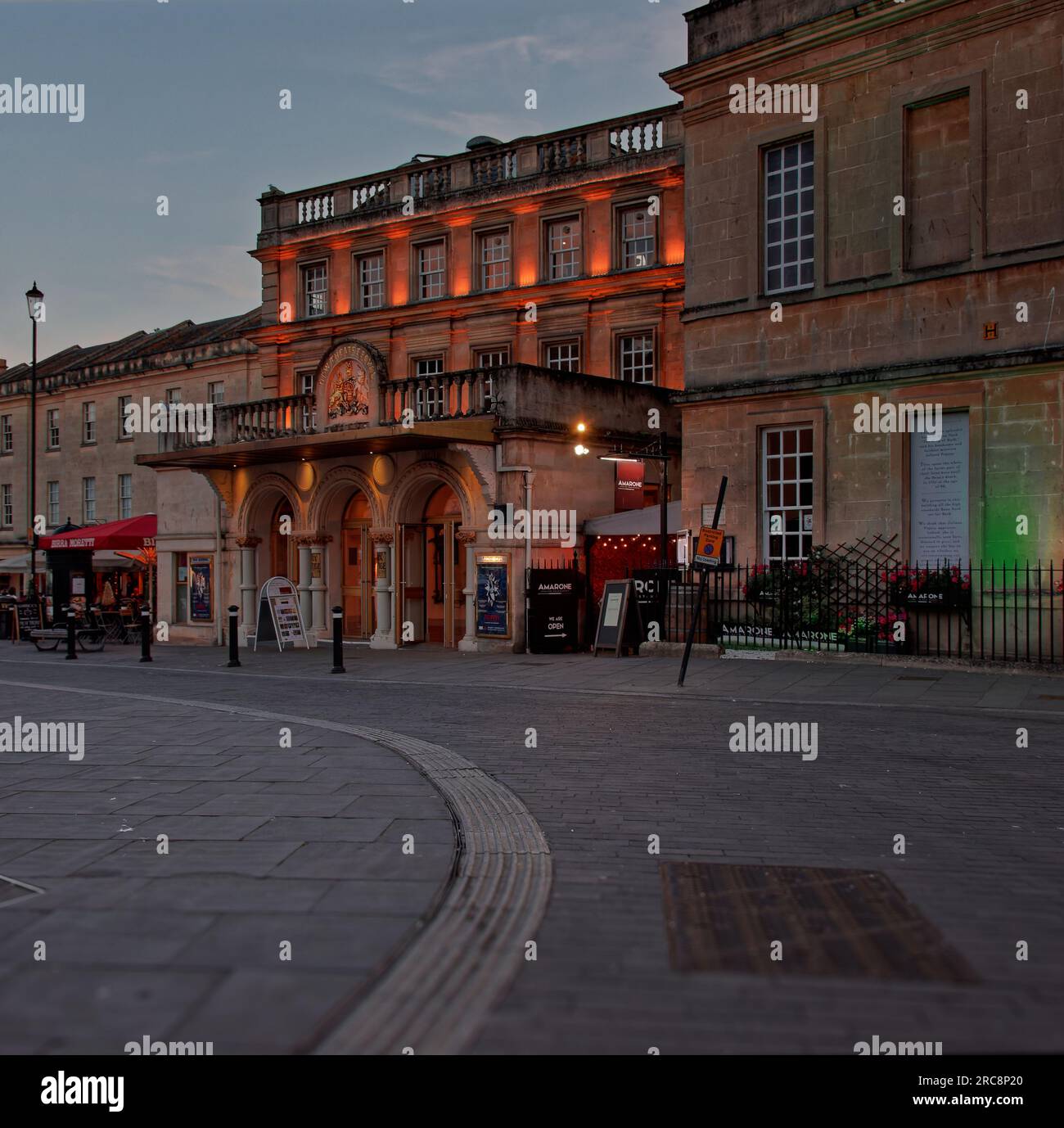 Pulteney bridge flowers hi-res stock photography and images - Alamy