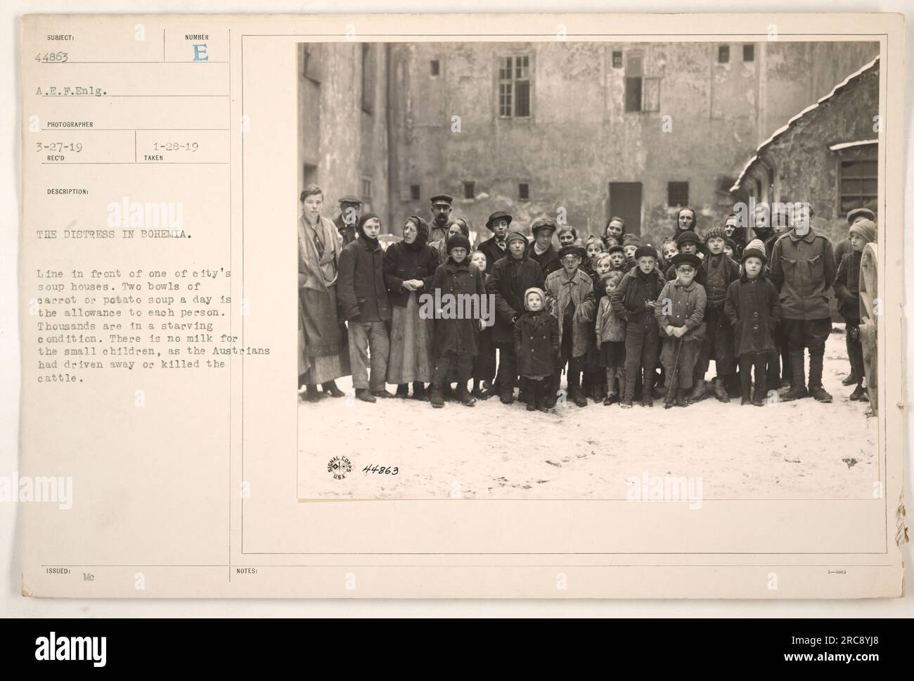 Hunger during ww1 hi-res stock photography and images - Alamy