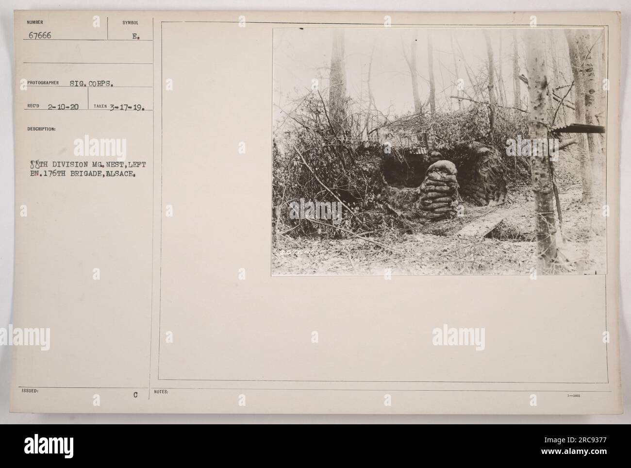 Soldiers from the 88th Division manning a machine gun nest in the left ...
