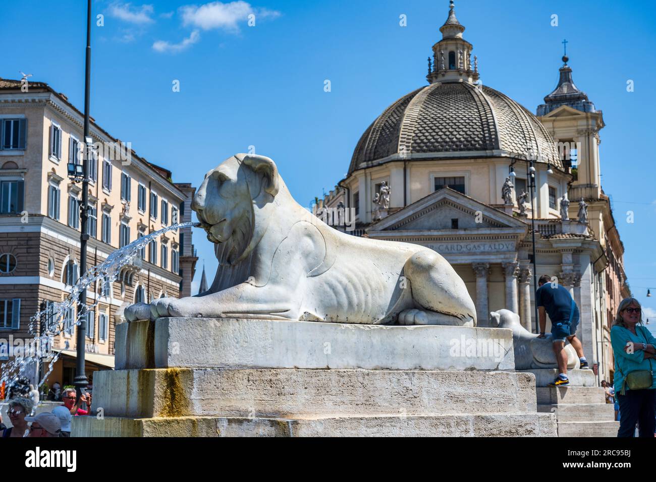 Egyptian style marble lion hi-res stock photography and images - Alamy