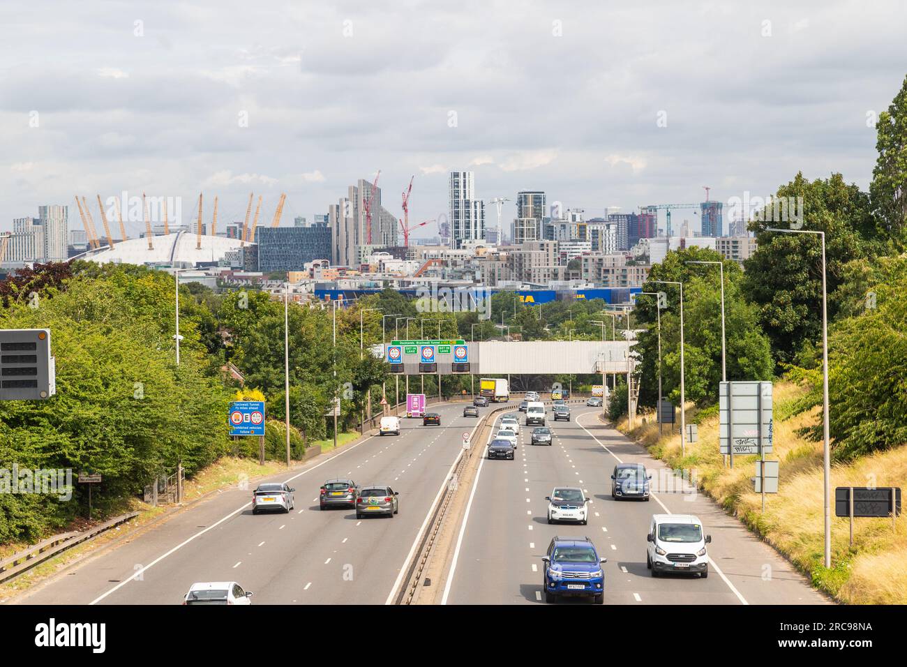 Traffic on a2 outside london hi-res stock photography and images - Alamy