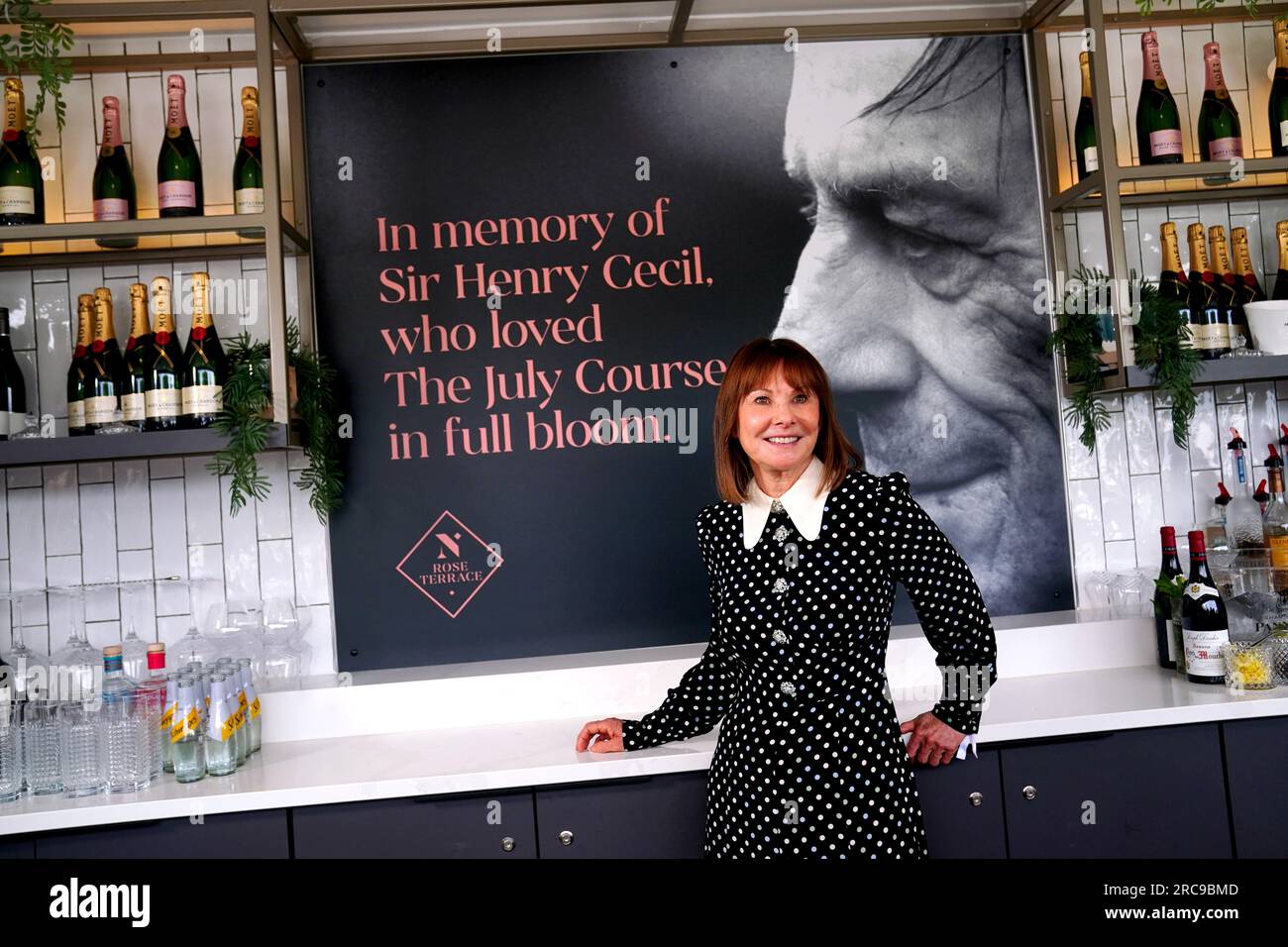 Lady Jane Cecil officially opens the Rose Terrace in memory of Sir ...