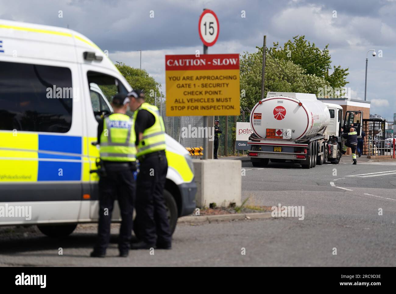 Police at Petroineos Gate 1 in Grangemouth as community groups, local ...