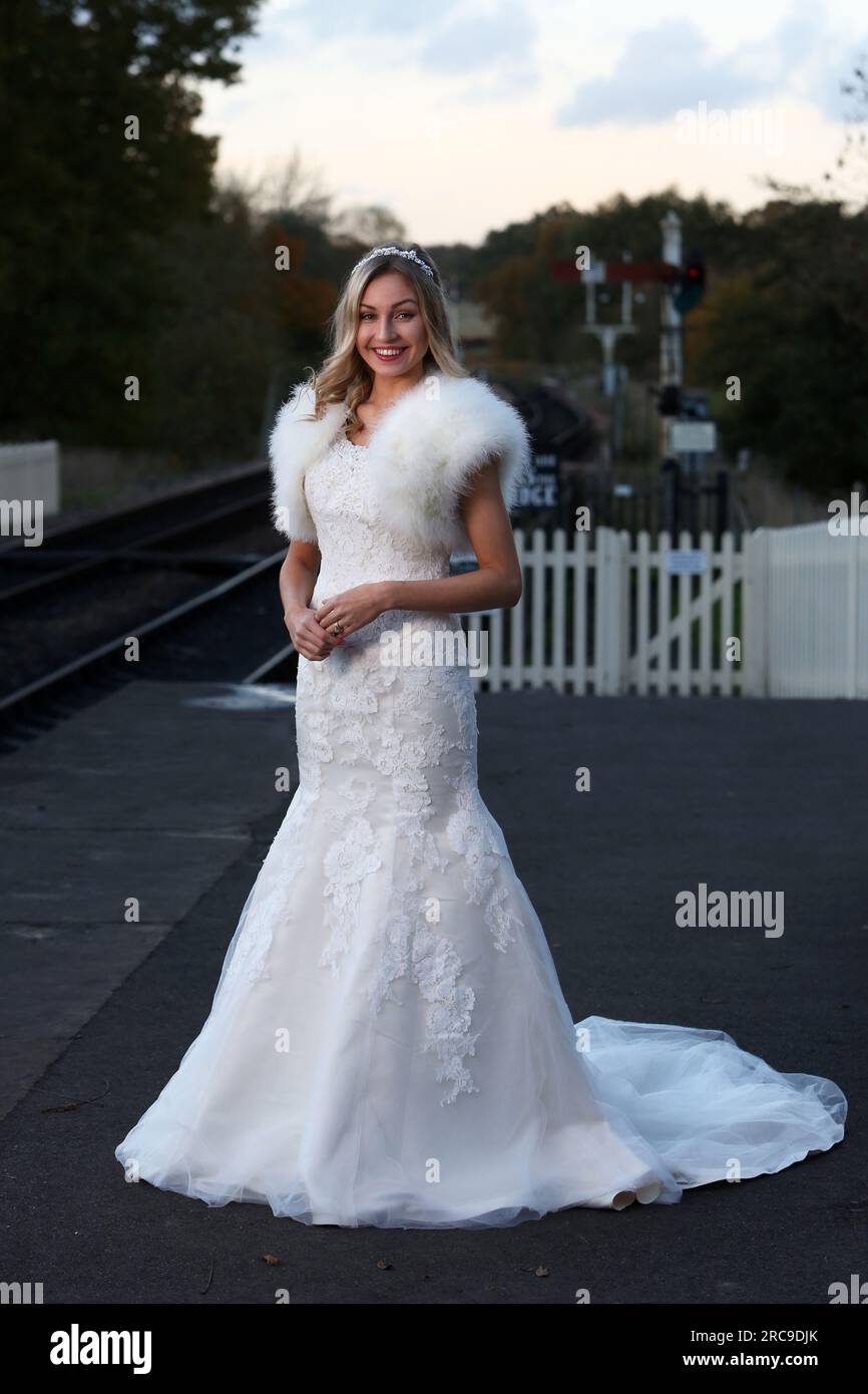 A Page & Picture wedding shoot at the Bluebell Railway, East Sussex ...