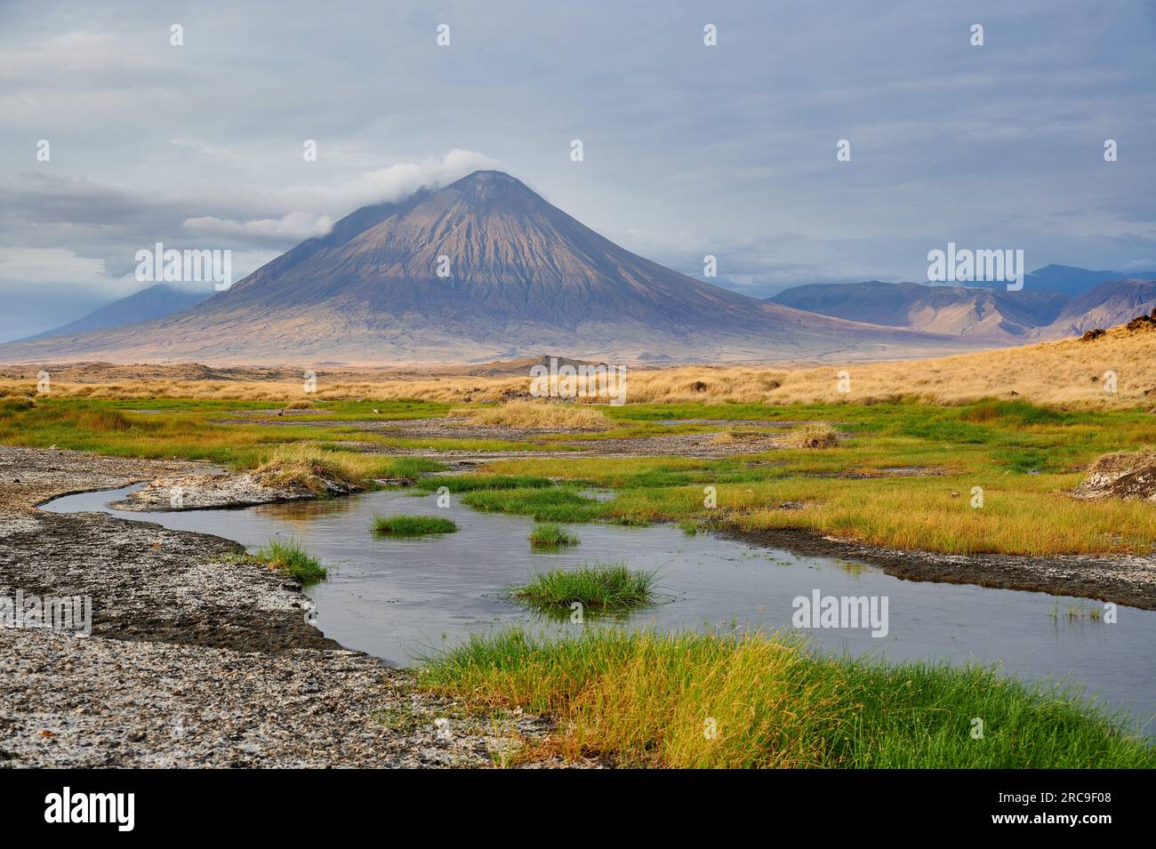 Vulkan Ol Doinyo Lengai, Lake Natron, Ngorongoro Conservation Area ...