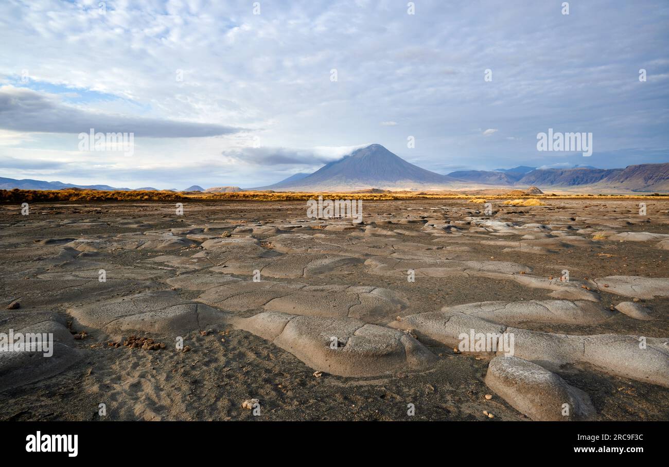 Vulkan Ol Doinyo Lengai, Lake Natron, Ngorongoro Conservation Area ...