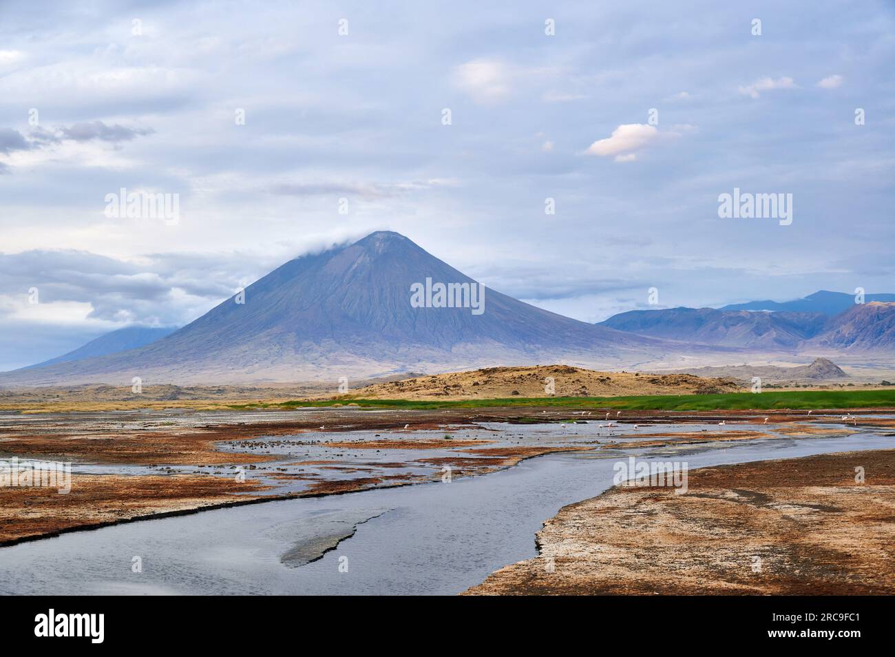 Vulkan Ol Doinyo Lengai, Lake Natron, Ngorongoro Conservation Area ...