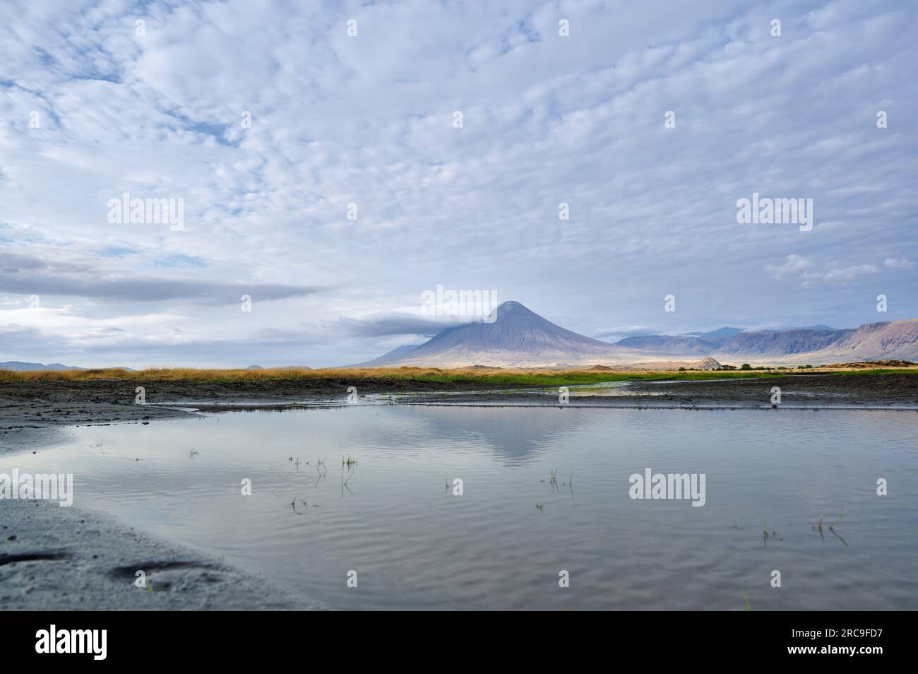 Vulkan Ol Doinyo Lengai, Lake Natron, Ngorongoro Conservation Area ...
