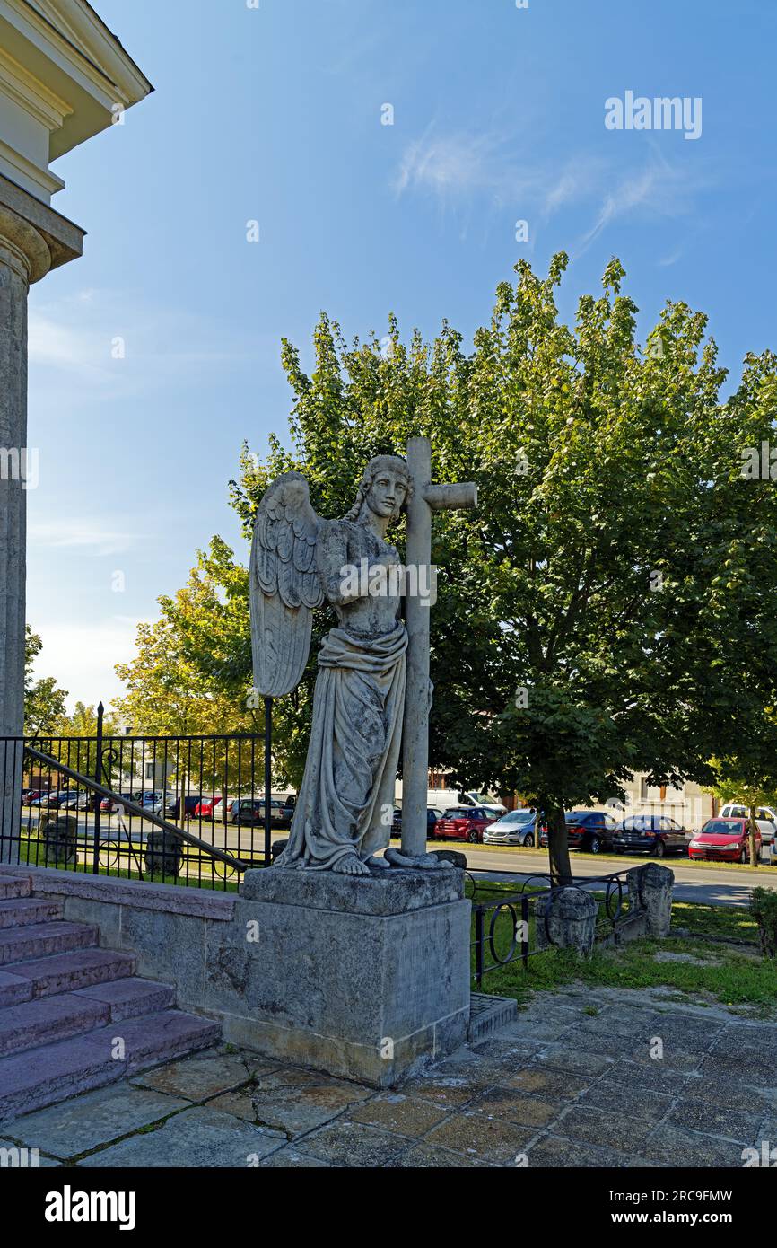 Kirche,Anna Plébániatemplom (Kerek Templom), Statue Engel Stock Photo ...