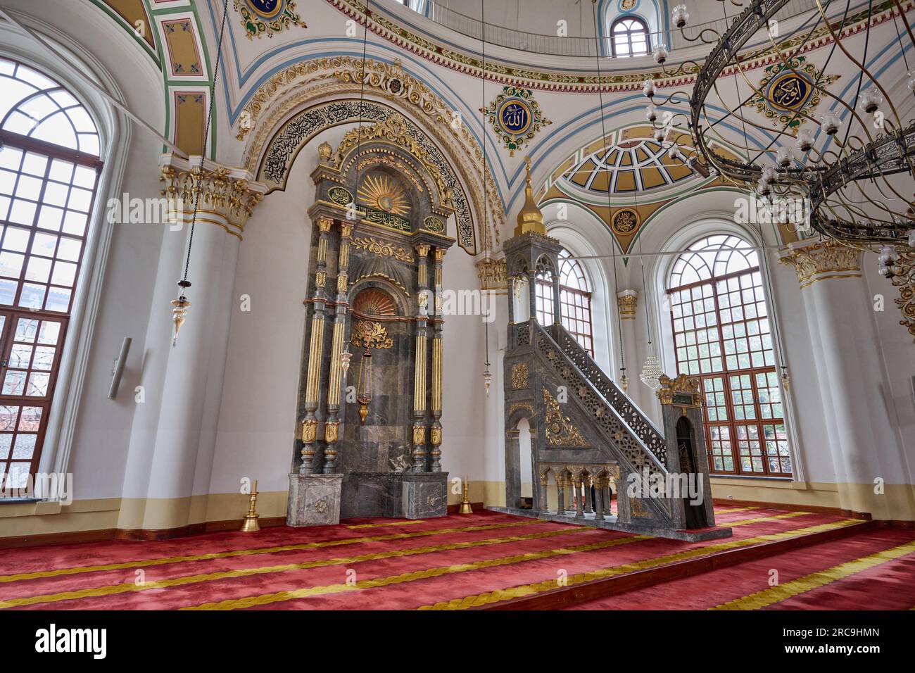 Innenaufnahme der Aziziye Moschee, Konya, Tuerkei |interior shot of ...