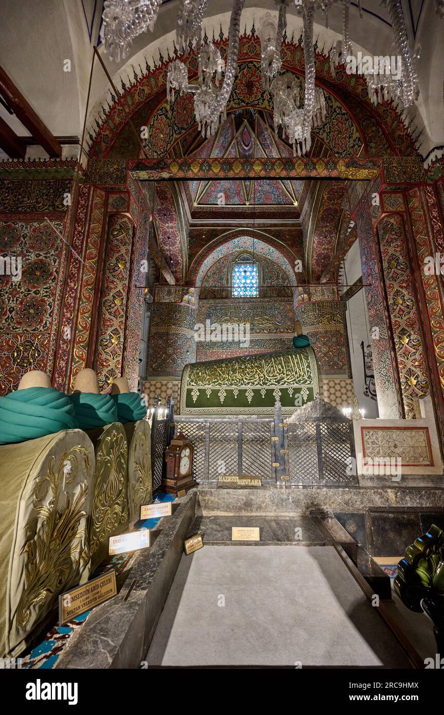 Innenaufnahme des Mausoleum und Museum des Mevlana Rumi, Hazreti ...