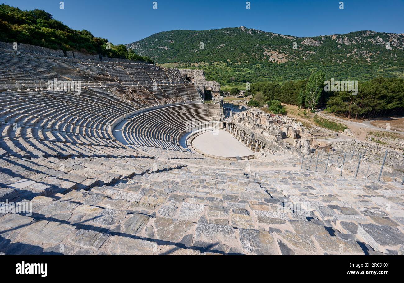 Großes Theater von Ephesos, Ephesus Archaeological Site, Selcuk ... Großes Theater von Ephesos, Ephesus Archaeological Site, Selcuk ...