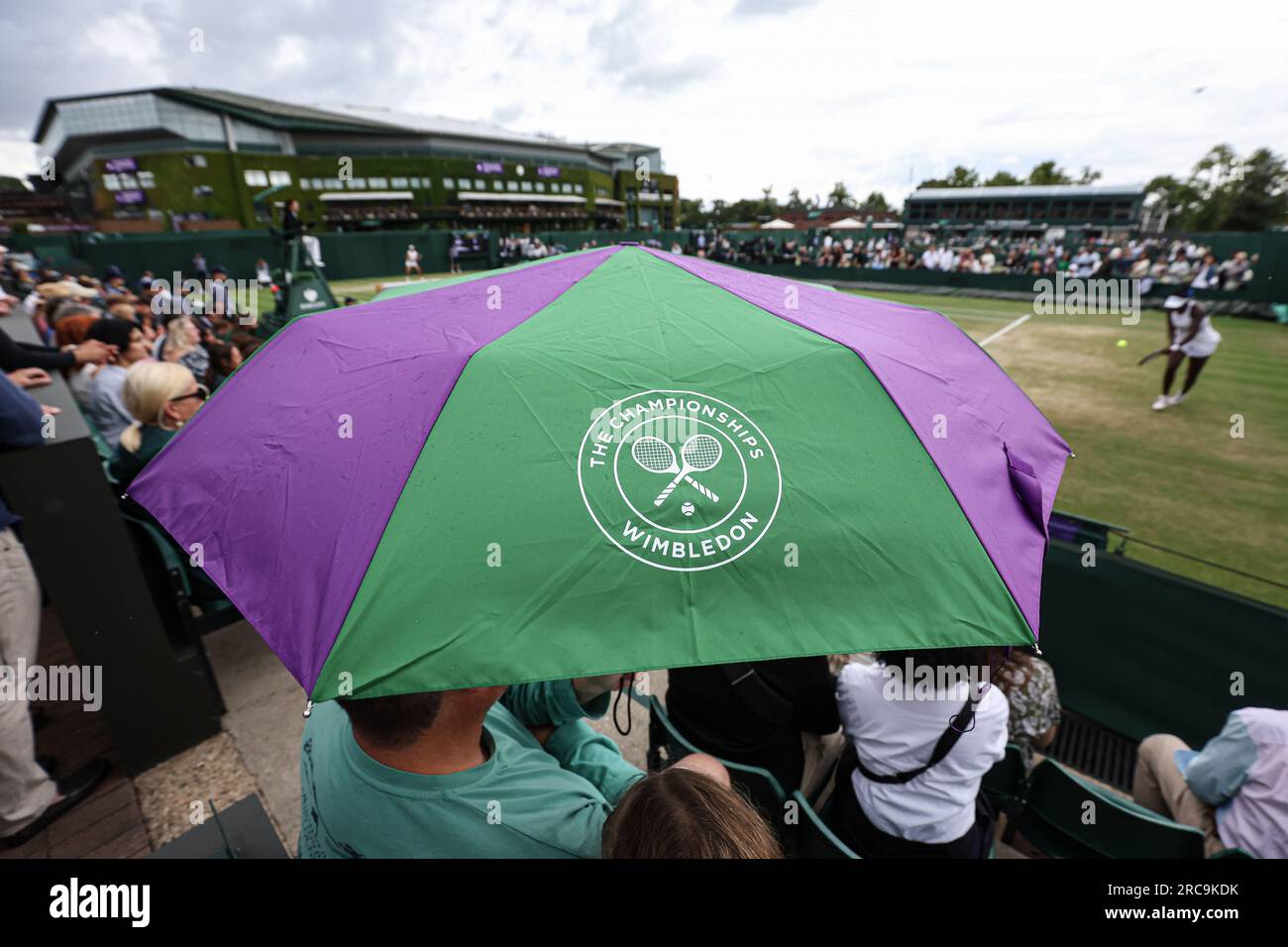 Wimbledon umbrella hi-res stock photography and images - Alamy