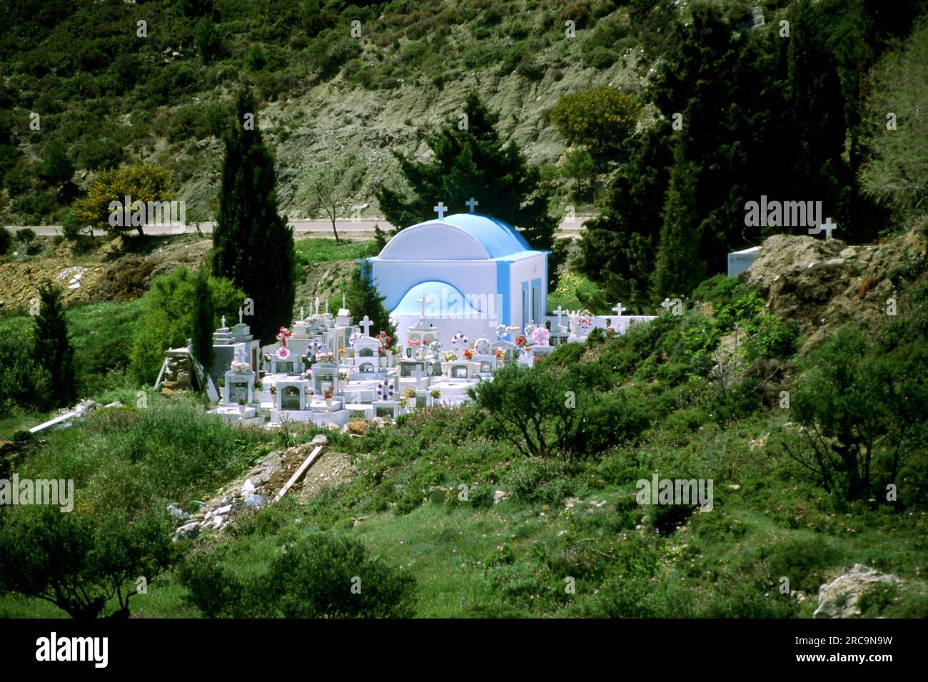 Griechenland, Karpathos, Volada, Dorffriedhof Stock Photo - Alamy
