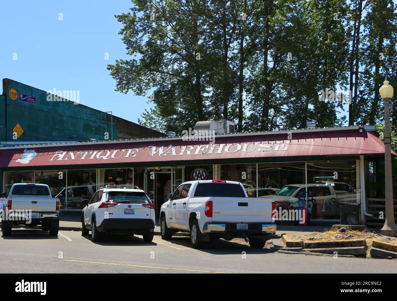Antique warehoue hi-res stock photography and images - Alamy