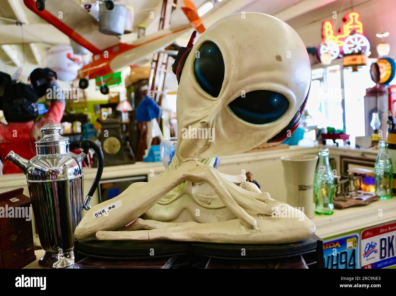 Life size alien cd rack figurine statue hi-res stock photography and ...