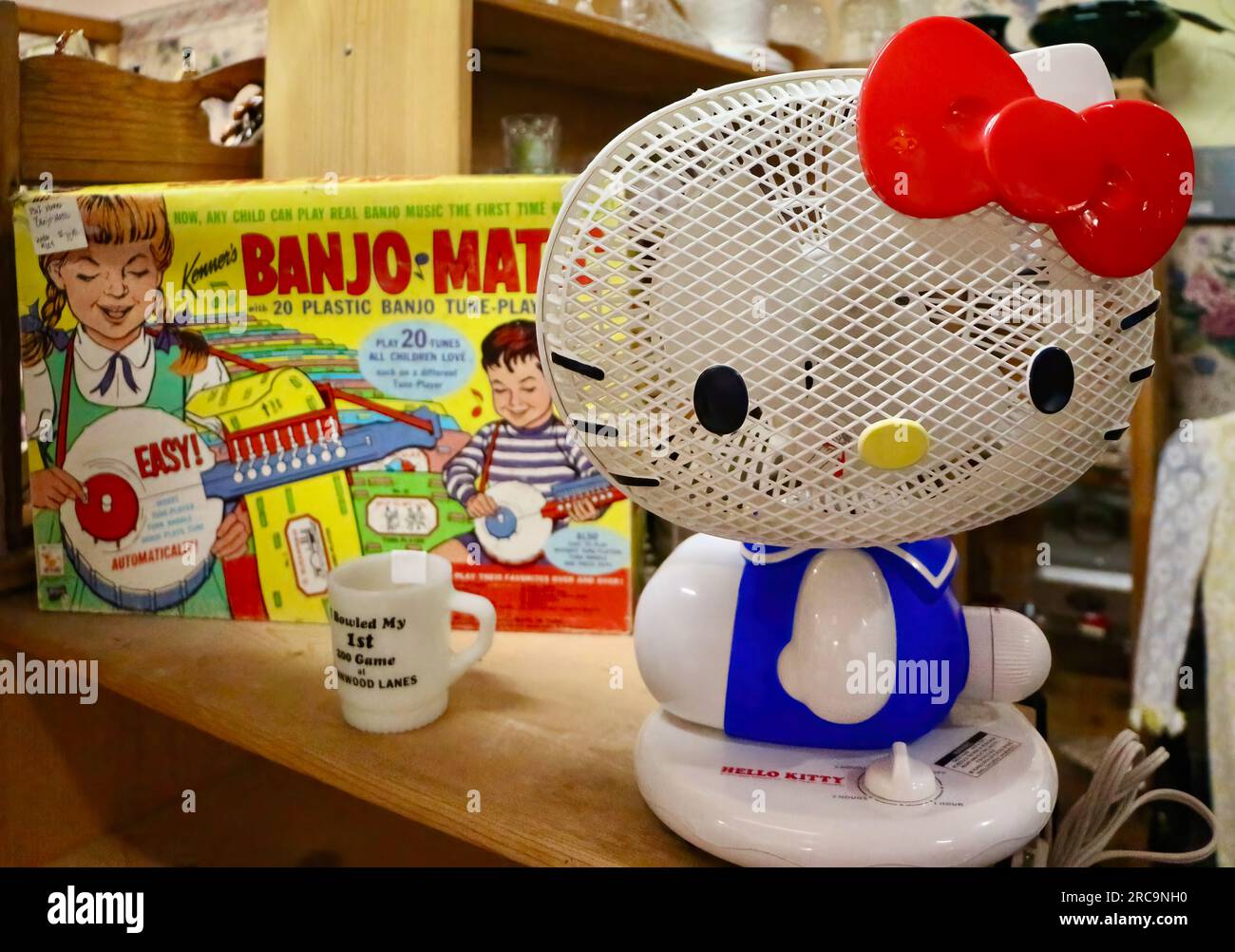 Photo of Hello Kitty cooling electric fan bowling mug children's boxed ...