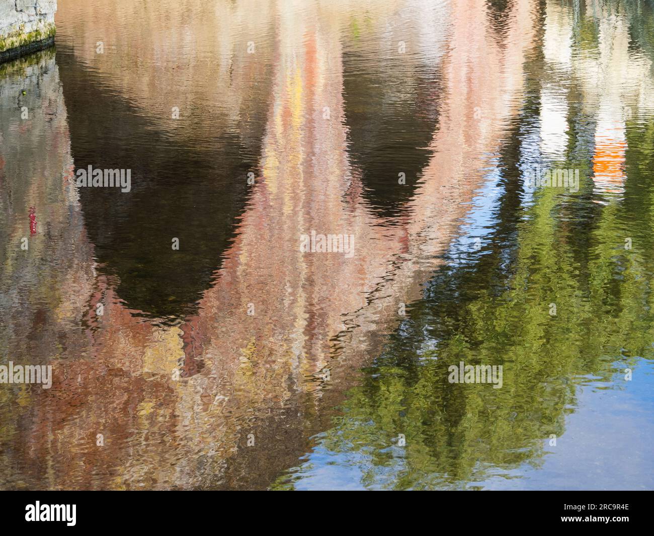 Sonning bridge reading hi-res stock photography and images - Alamy
