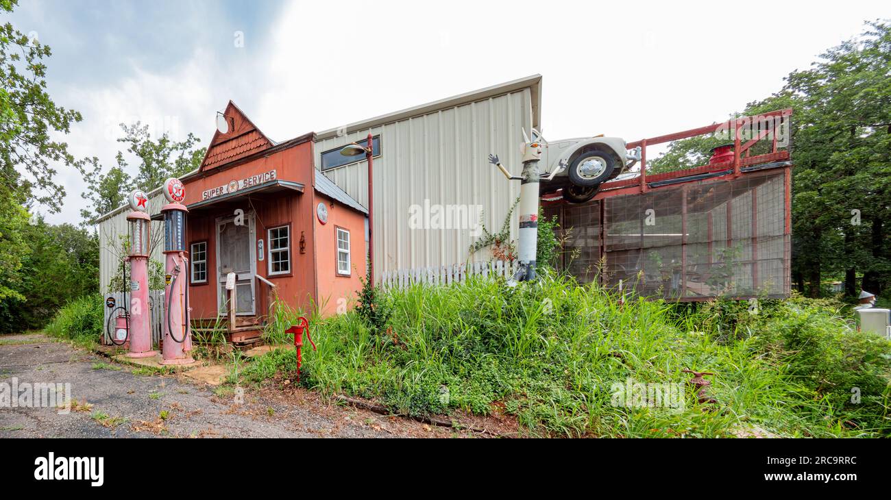 Oklahoma, JUN 27 2023 - Sunny exterior view of the OK County 66 - John's Place Stock Photo - Alamy