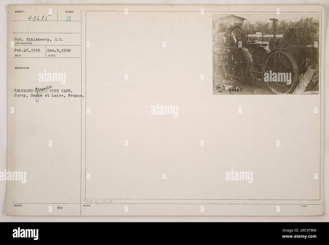 Salvaged wire cart hi-res stock photography and images - Alamy