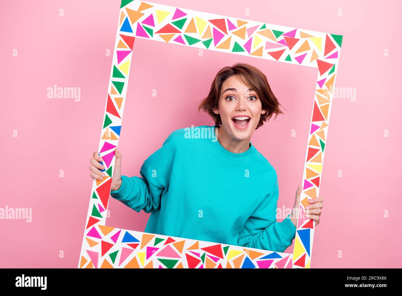 Photo portrait of attractive young woman hold polaroid frame photo ...