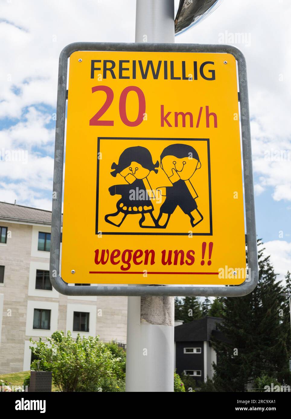 20 km h speed limit sign hi-res stock photography and images - Alamy