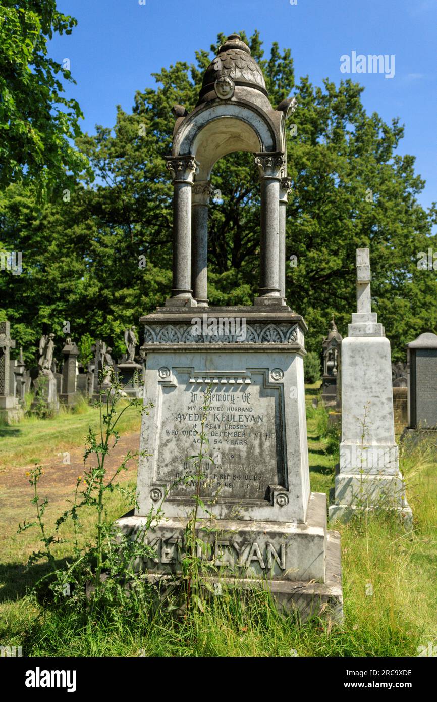 Gravestone at Southern Cemetery, Manchester Stock Photo - Alamy