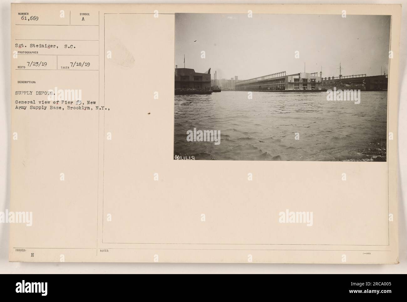 Army supply chain activities hi-res stock photography and images - Alamy