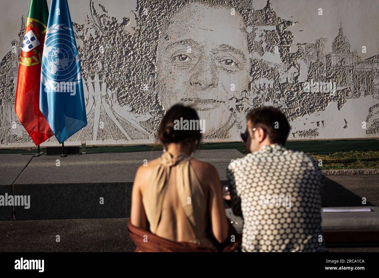People view Vhils artwork, "Substratum - Scratching the Surface Project ...