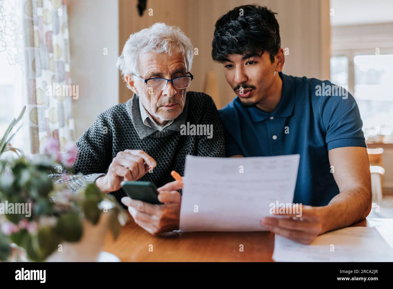 Explaining reports hi-res stock photography and images - Alamy