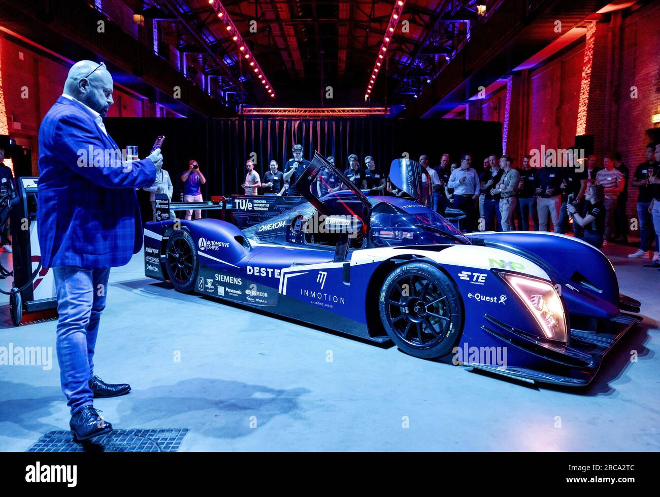 VEGHEL - The new electric racing car from students of Eindhoven ...